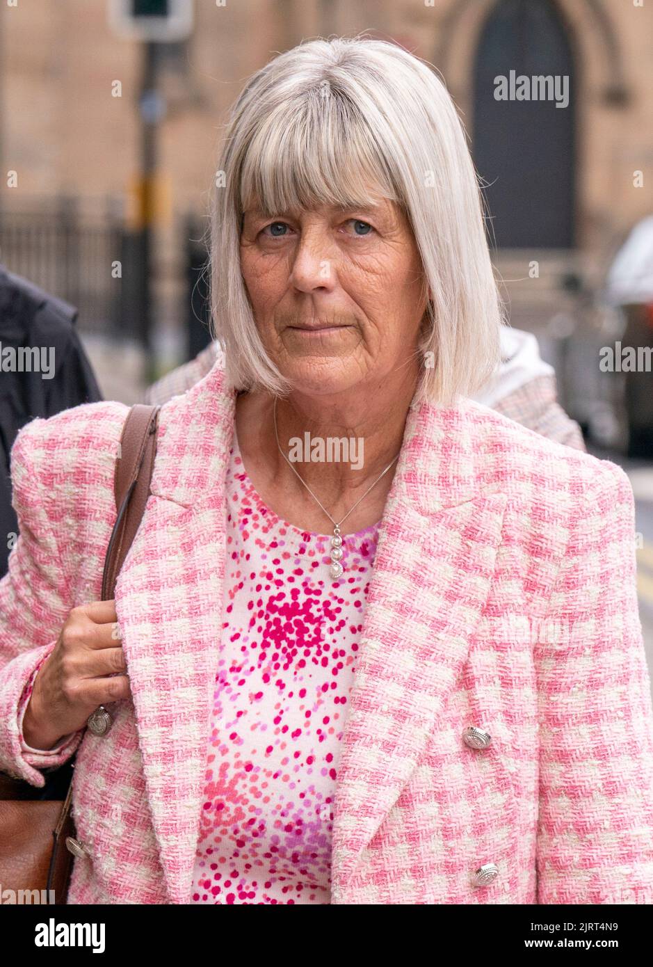 Jane Midgley, mère de la victime Simon Midgley, arrive au tribunal du ...