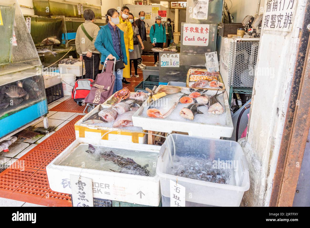 Chinatown san francisco shopping fish Banque de photographies et d ...