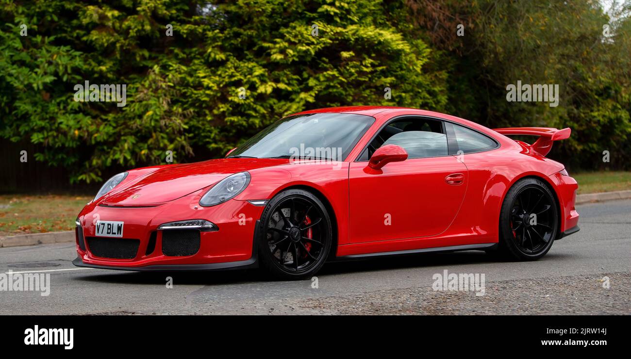 Porsche rouge Banque de photographies et d’images à haute résolution ...