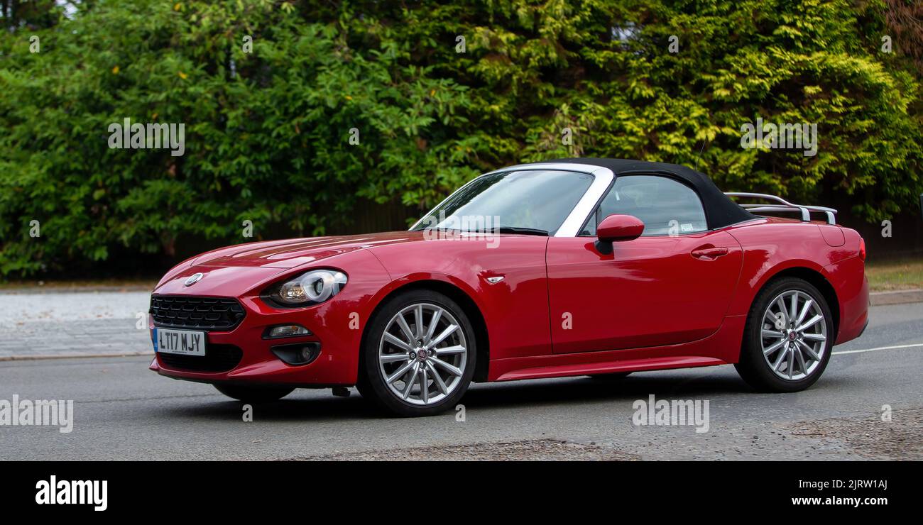 Fiat 124 spider Banque de photographies et d’images à haute résolution ...