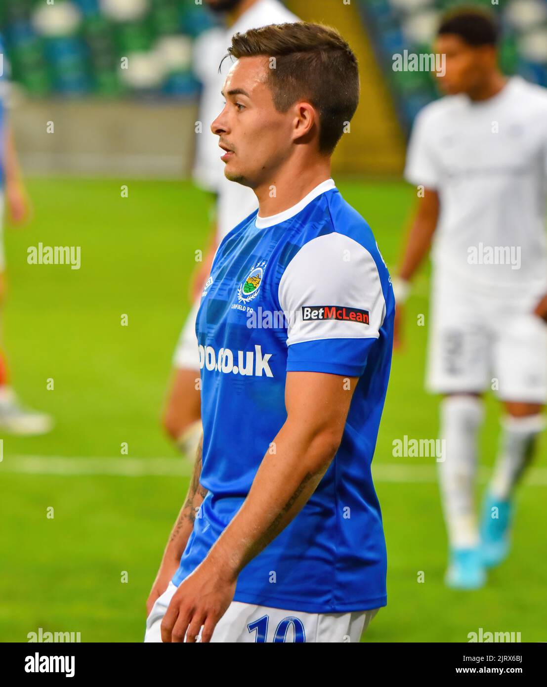 Jordan stewart linfield fc Banque de photographies et d’images à haute ...
