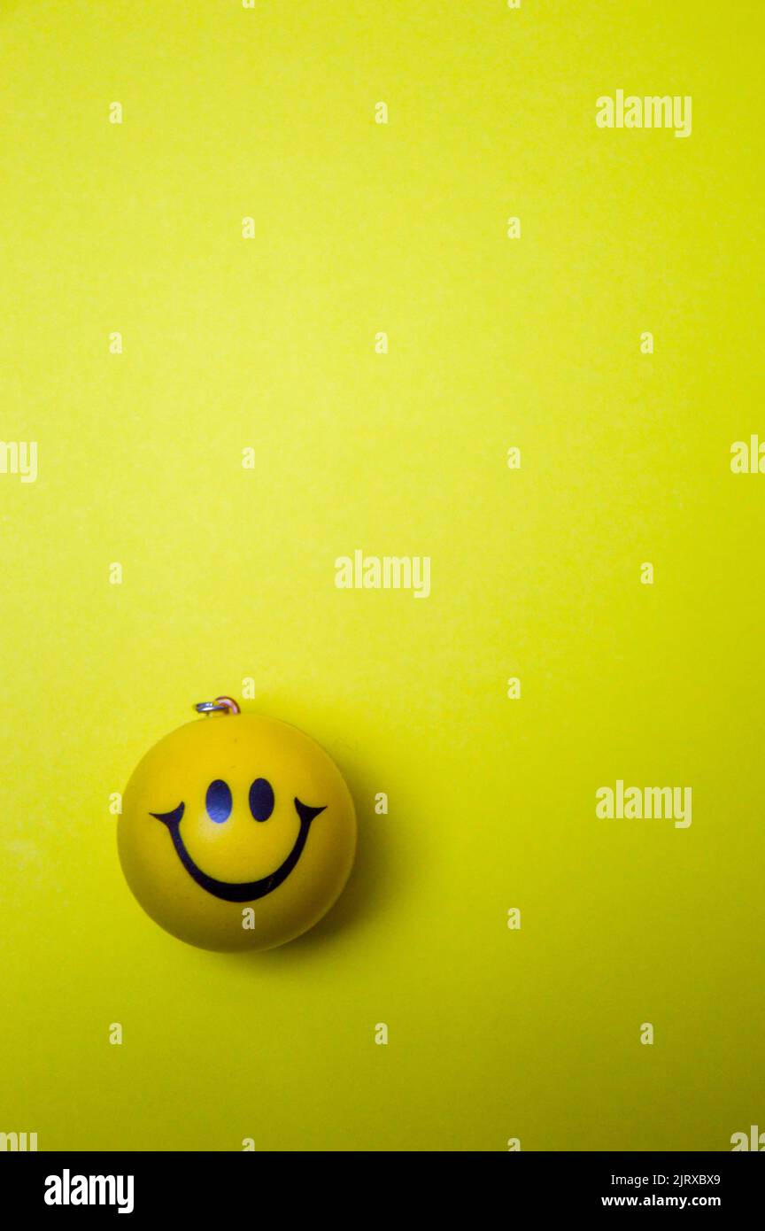 Cartoon emoji emoticon smiley face Banque de photographies et d’images ...