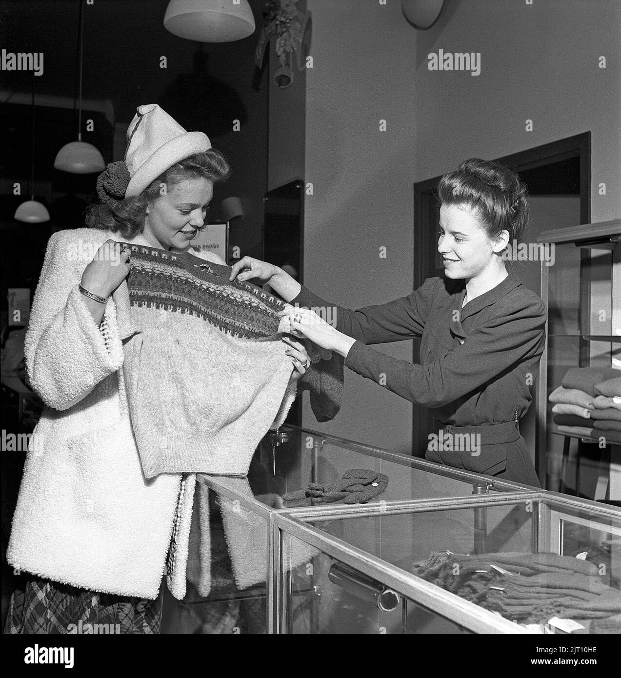 Le magasin de pull Banque d'images noir et blanc - Alamy