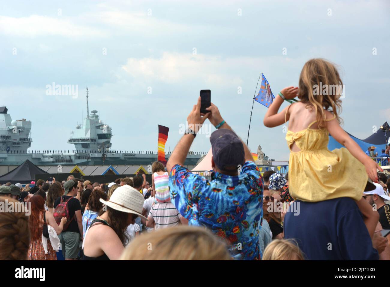 Les festivaliers du Festival sur Southsea Common donnent au porte ...