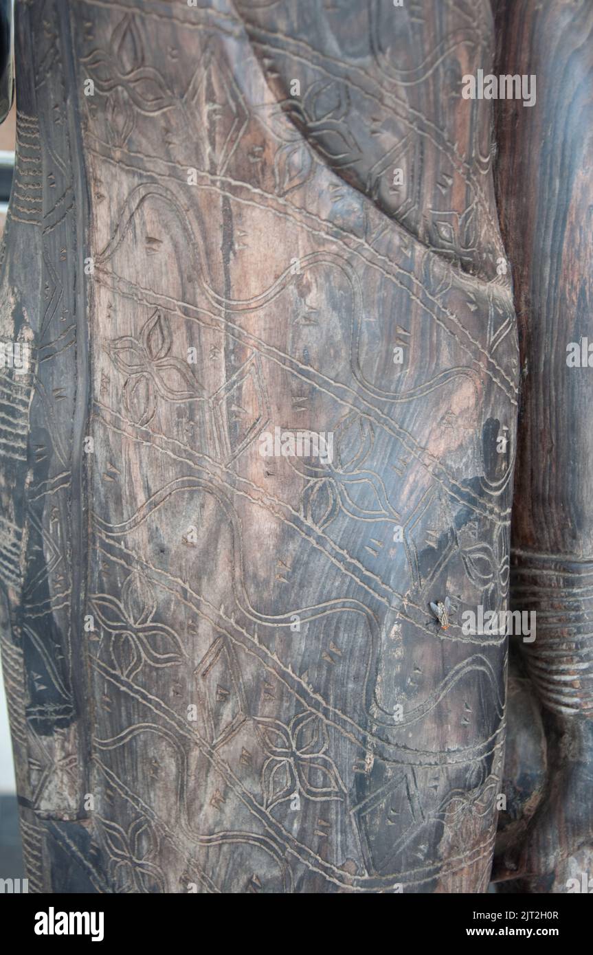 Makonde Statue de la femme (détail de la robe), Dar-es-Salaam, Tanzanie ...