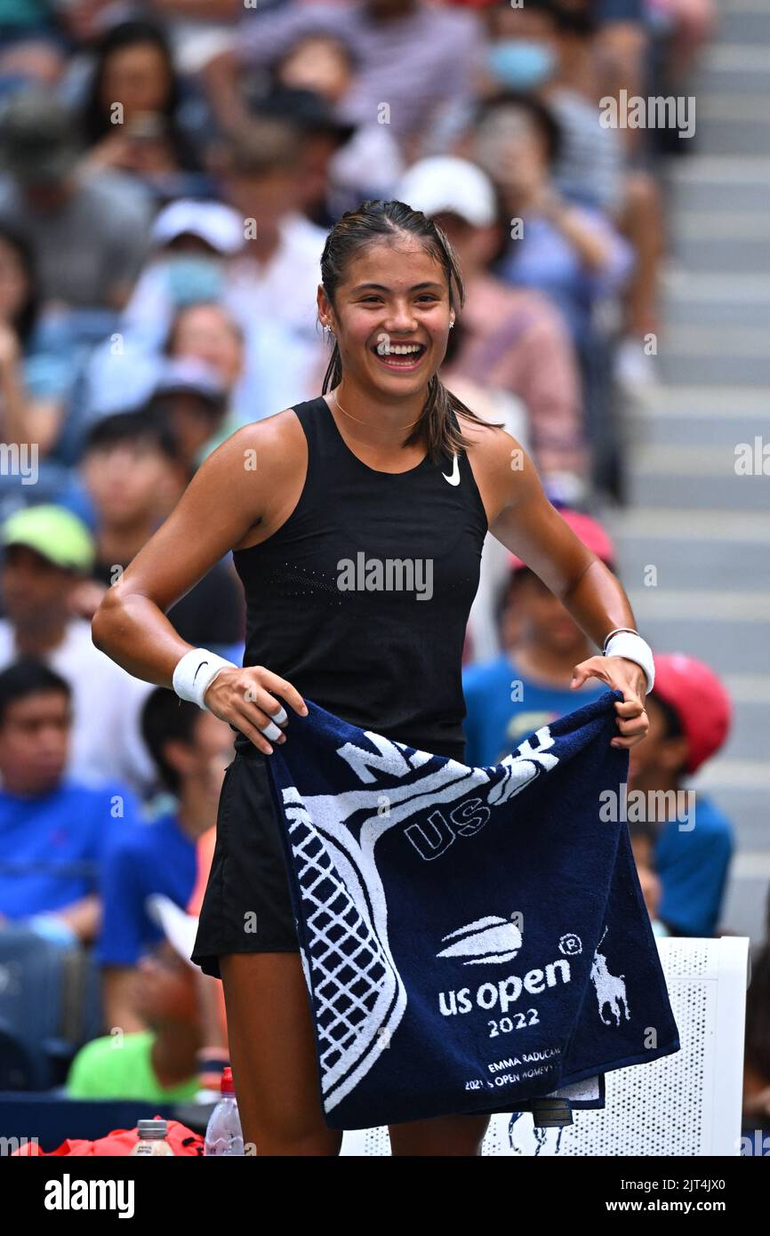 Emma Raducanu (GBR) pendant la pratique à l'US Open 2022 au Billie Jean ...