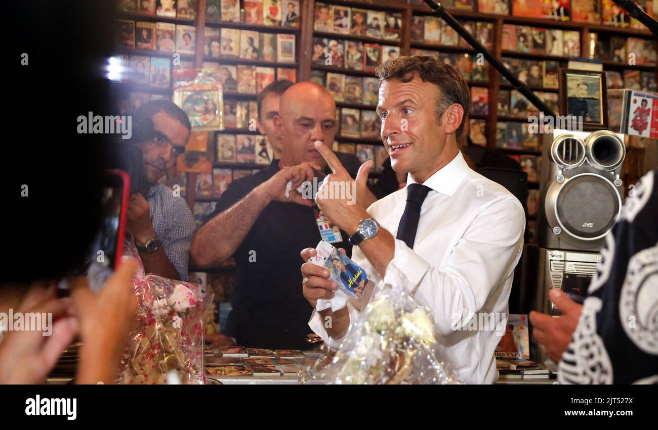 Le président de la République française, Emmanuel Macron rend visite à ...