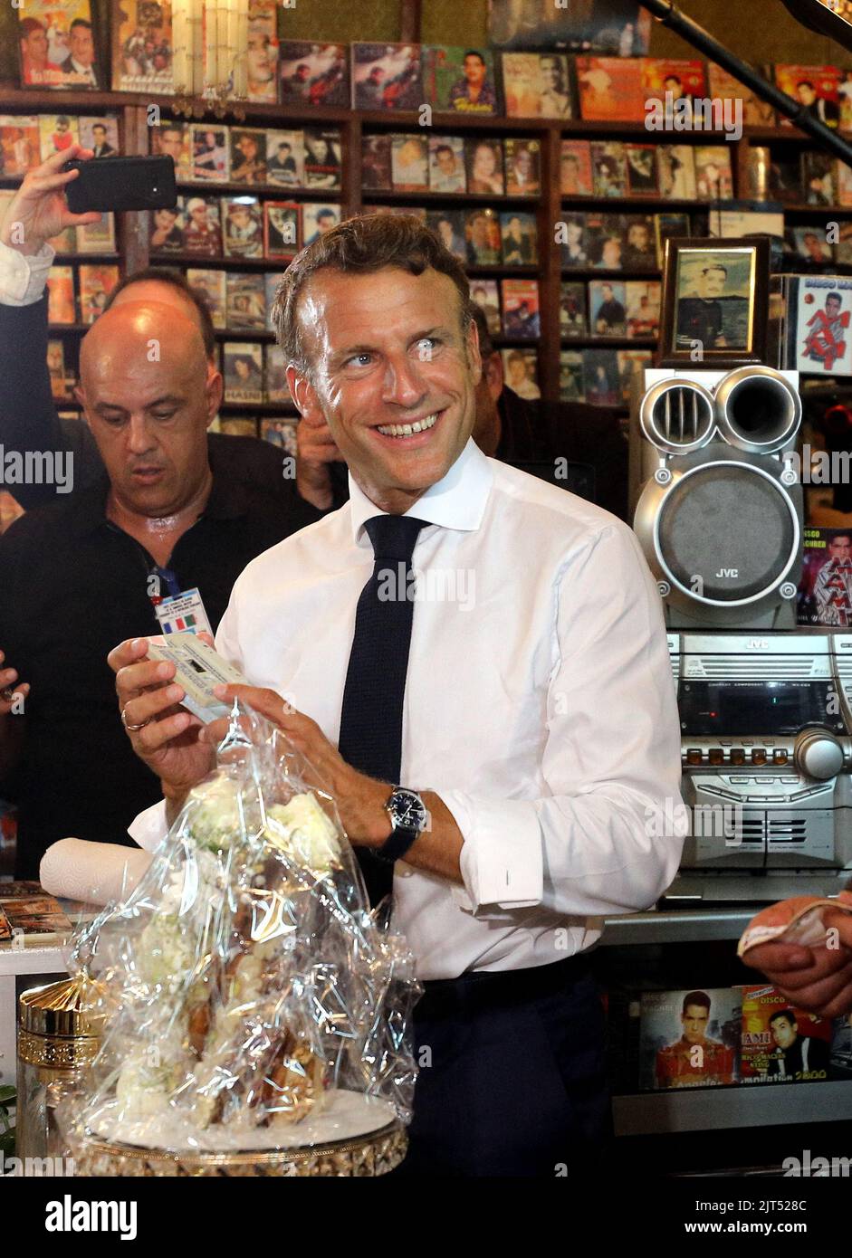 Le président de la République française, Emmanuel Macron rend visite à ...