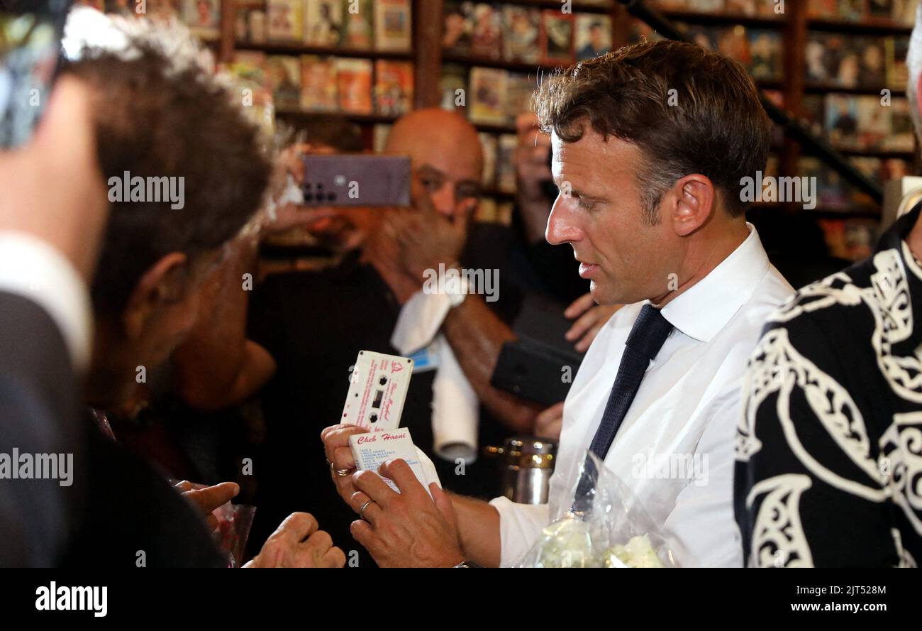 Le président de la République française, Emmanuel Macron rend visite à ...