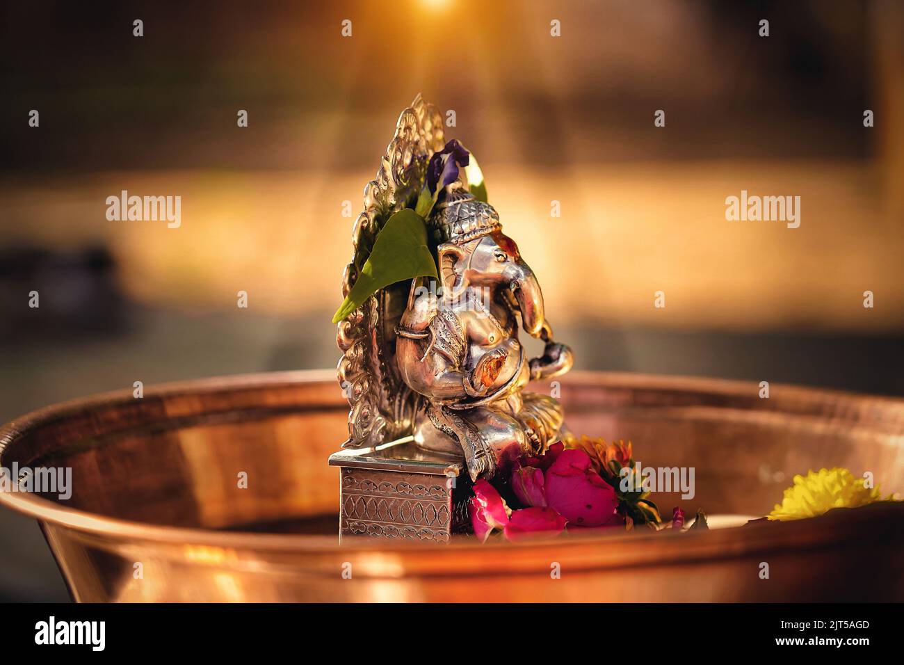 Traditional hindu wedding ornaments Banque de photographies et d’images à haute résolution - Alamy