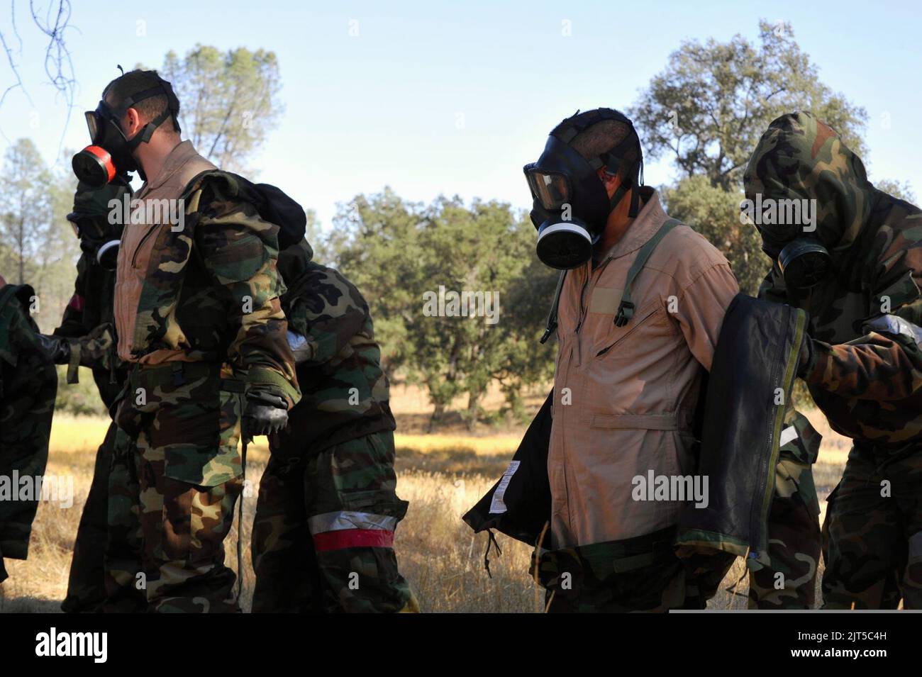 Decontamination training Banque de photographies et d’images à haute résolution - Alamy