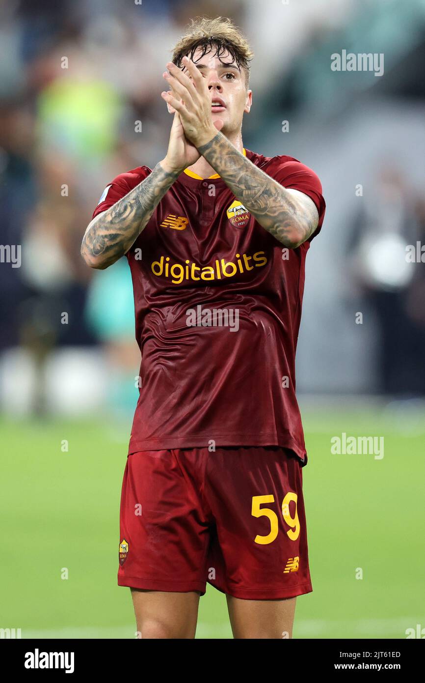 Nicola Zalewski De As Roma Gestes Pendant La Série Un Match Entre
