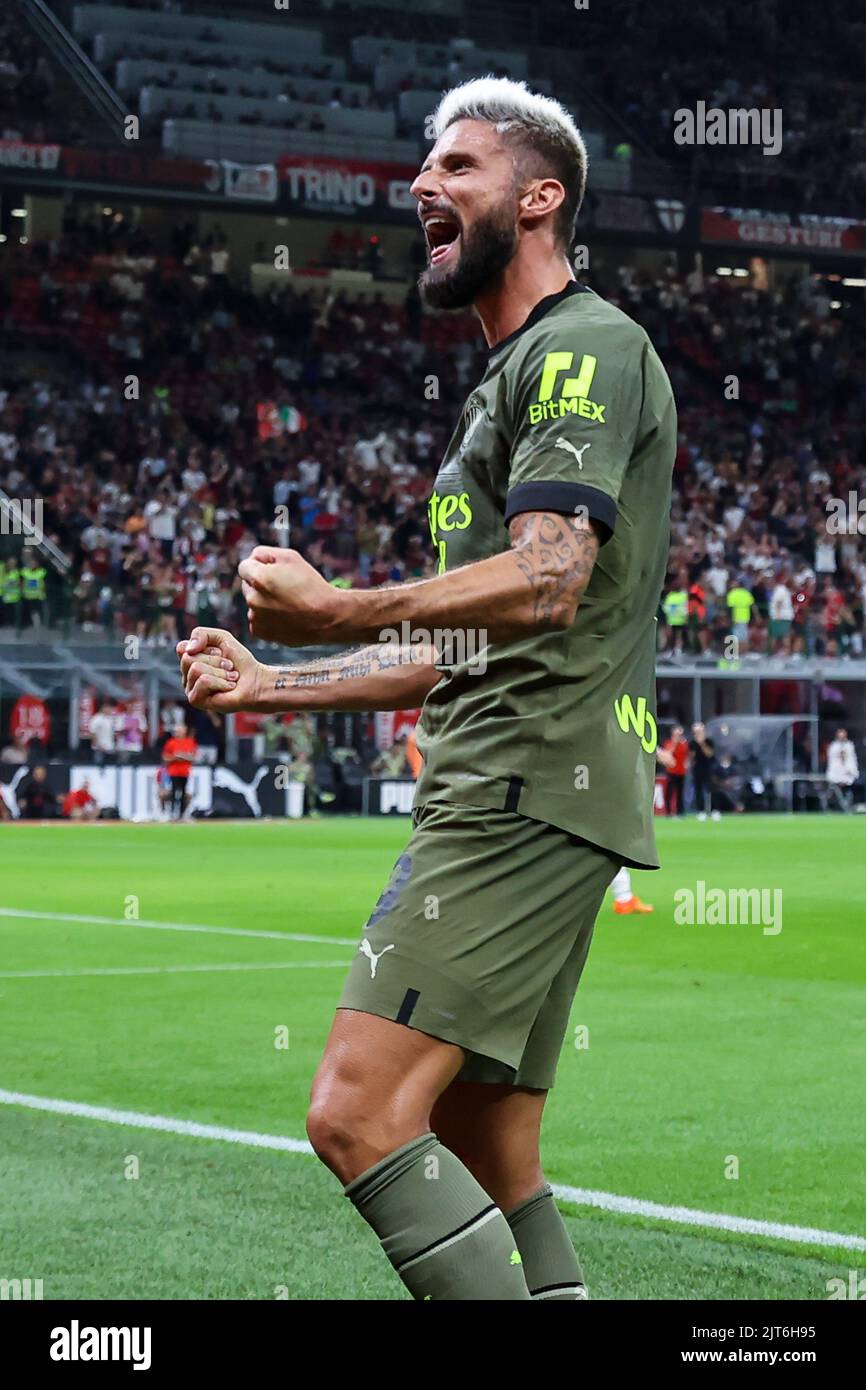 Olivier Giroud de l'AC Milan célèbre après avoir marqué un but lors de la série Un match de ...