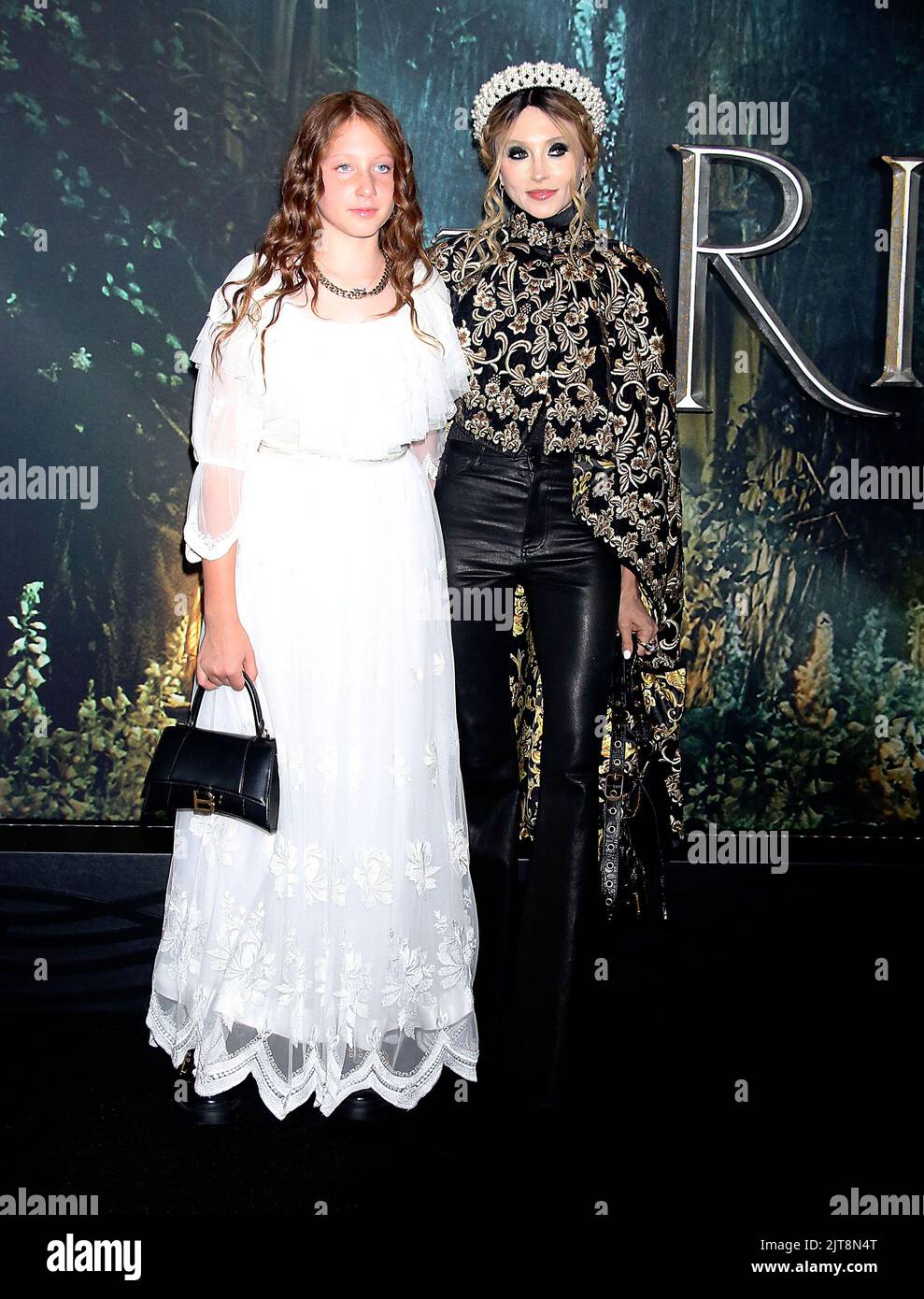 Amazon Studios Original Series The Lord of the rings: The Rings of ...