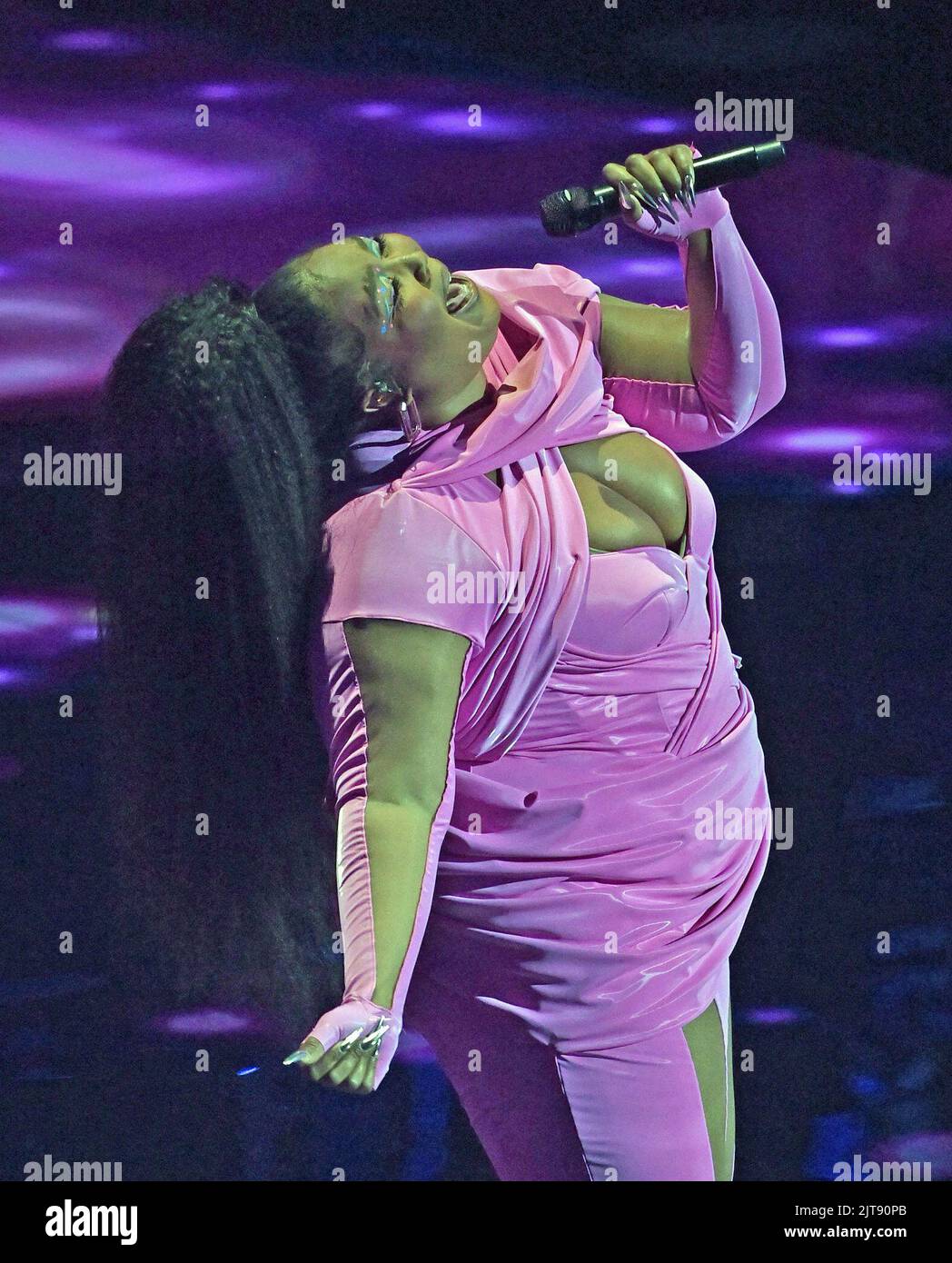Lizzo se produit sur scène aux MTV Video Music Awards 2022 qui se ...
