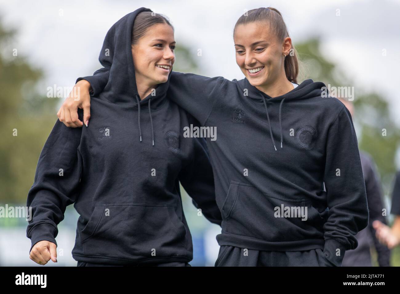 21st août 2022. Ffion Morgan et Lia Cataldo. Barclays Women’s ...
