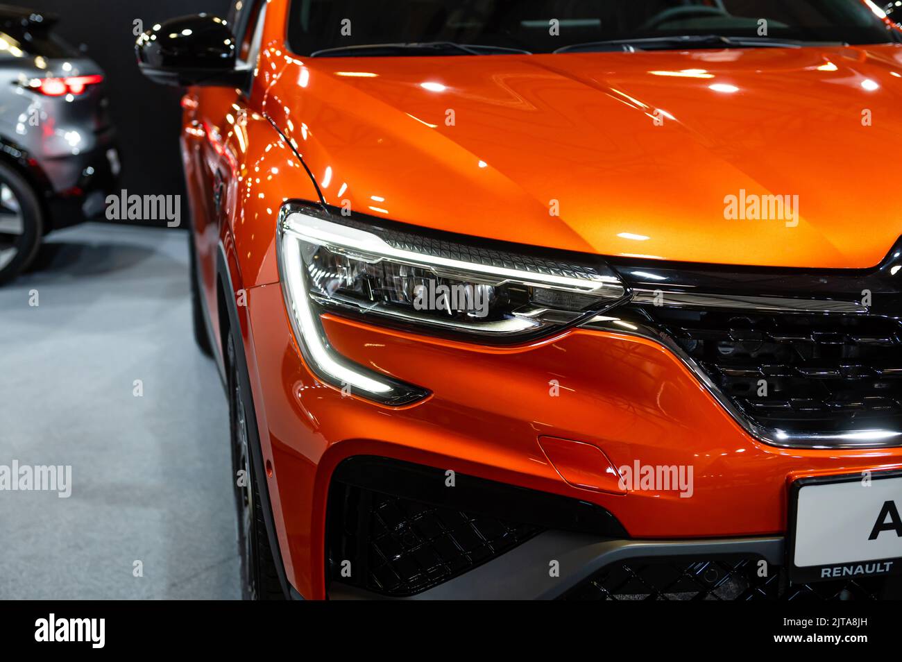 Riga, Lettonie, le 29 avril 2022 : phares À LED et gros plan de la ...