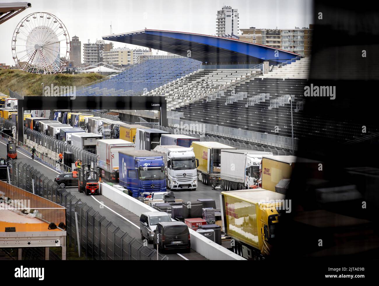 ZANDVOORT - les équipes de Formule 1 arrivent au circuit Zandvoort où ...