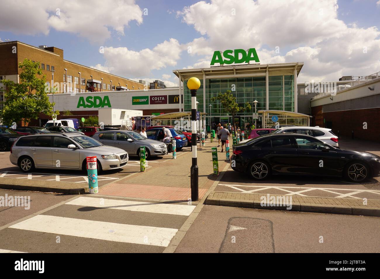Asda Supercenter à Watford, Royaume-Uni Photo Stock - Alamy