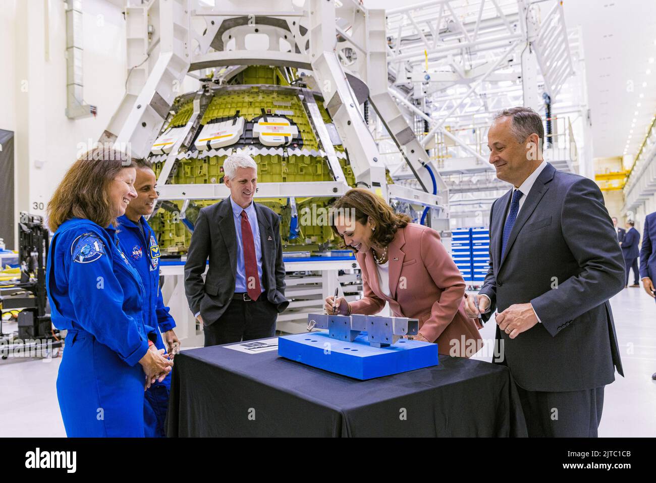 Le deuxième monsieur Douglas Emhoff et le vice-président Kamala Harris ...