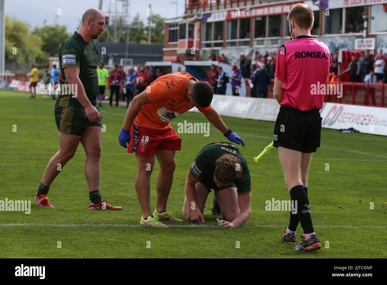 Ethan Ryan #23 de Hull KR reste sur le terrain avec une blessure après ...