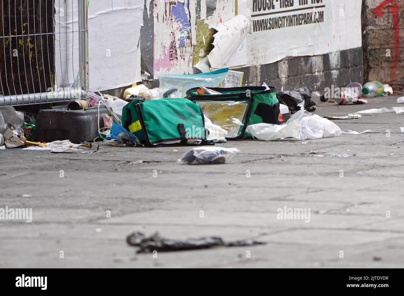 La scène à Ladbroke Grove, dans l'ouest de Londres, où un homme de 21 ...