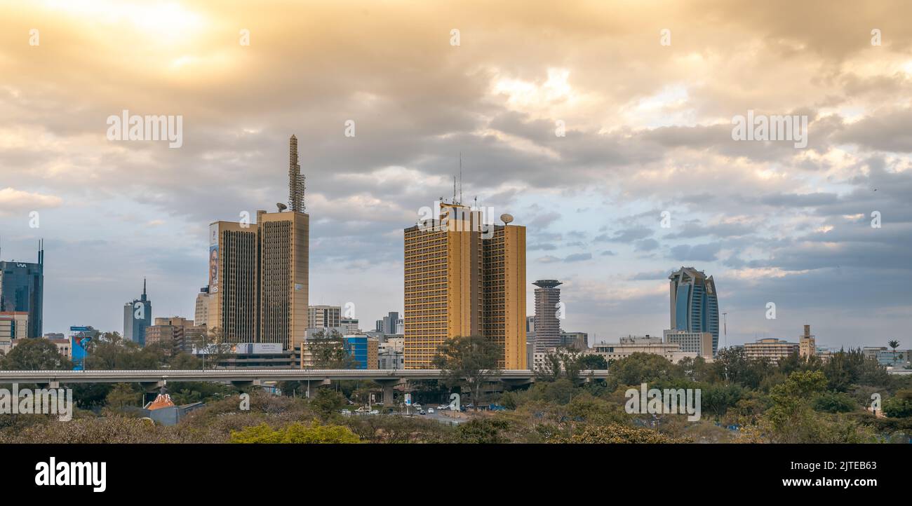 Le nouvel horizon de Nairobi. Au premier plan se trouve le parc rénové ...