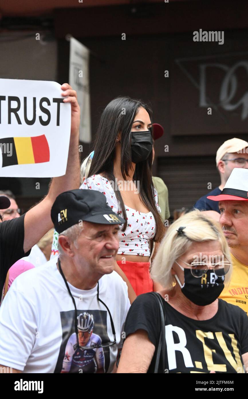 Oumaima Oumi Rayane, partenaire d'Evenepoel, photographié après la ...