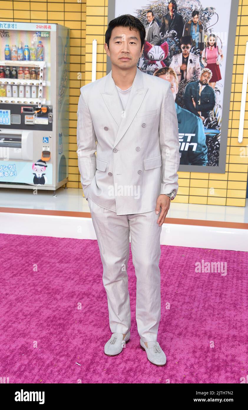 Simu Liu arrive à la première à Los Angeles de « Bullet train » qui s ...