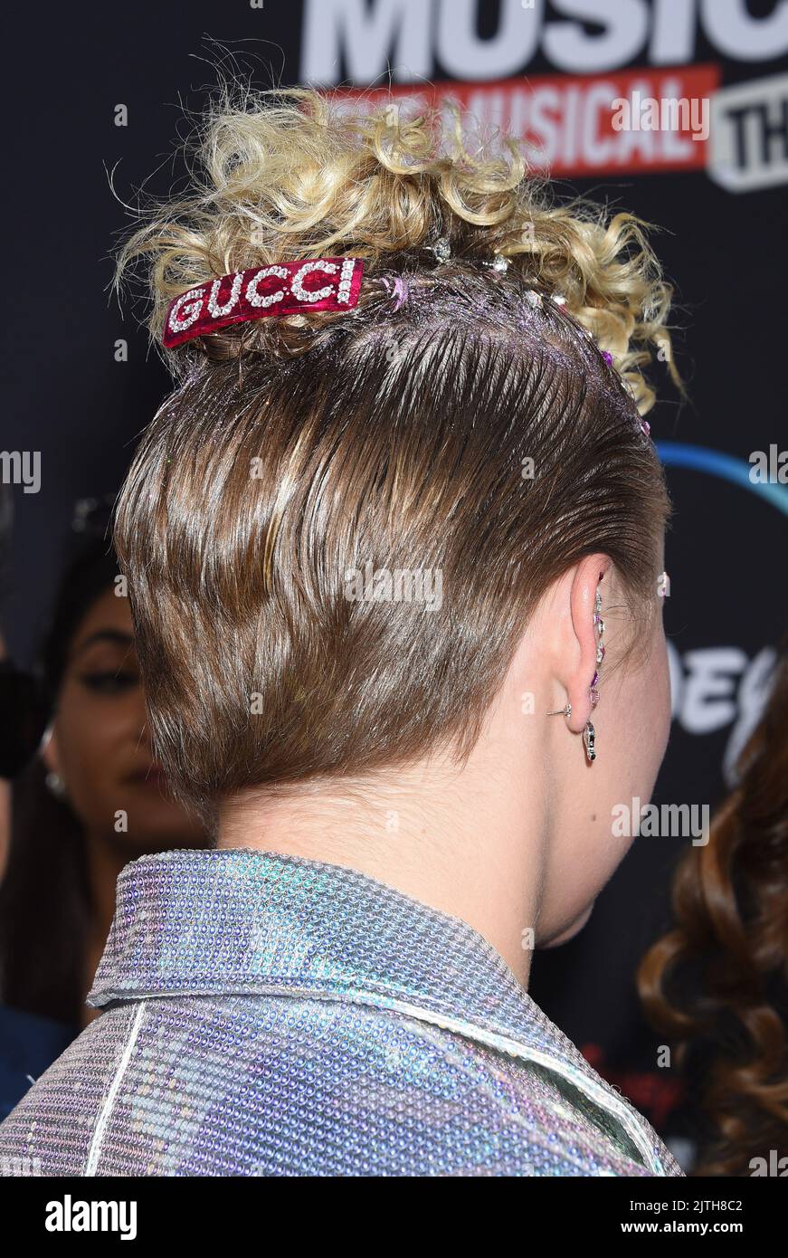 Jojo Siwa arrive à la première saison 3 de la 'musique de lycée : la ...