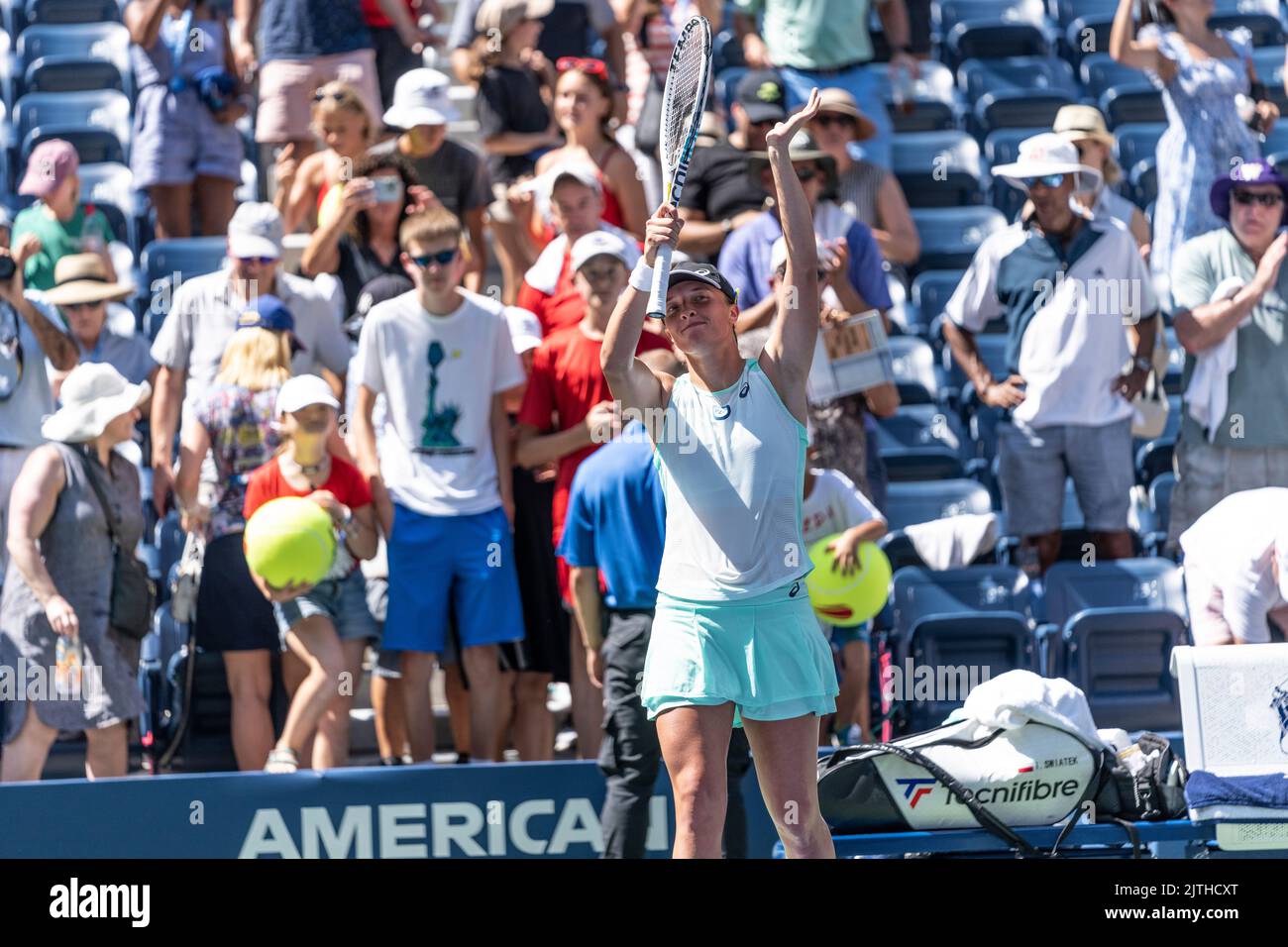 New York, NY - 30 août 2022: IGA Swiatek de Pologne célèbre la victoire après avoir remporté le ...