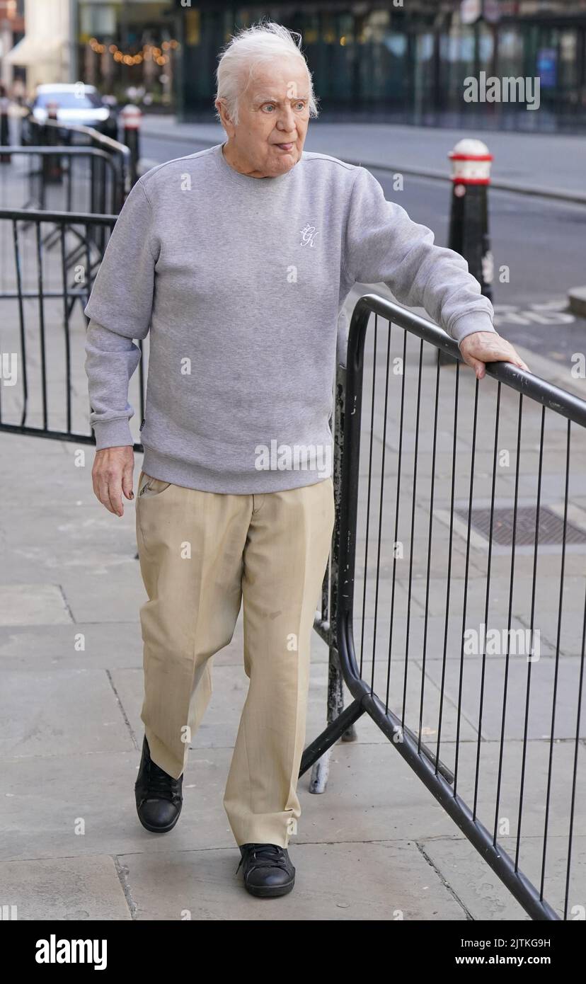 Edward Turpin, 90 ans, à l'extérieur de l'Old Bailey, dans le centre de ...