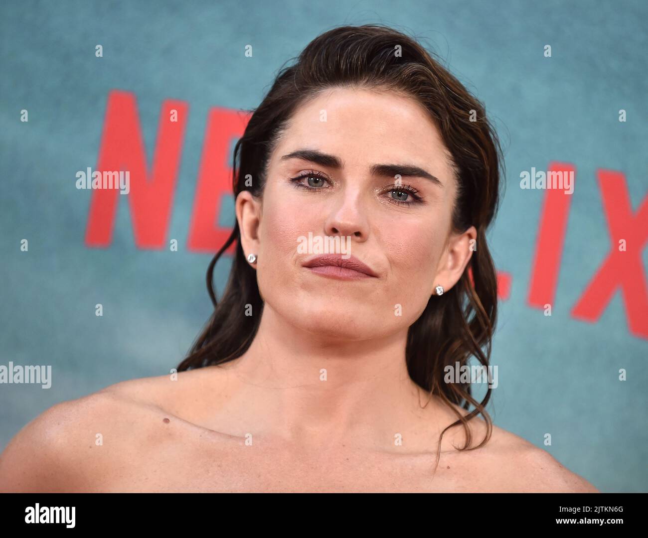 Karla Souza arrive à la première de Netflix ‘Day Shift’ de Los Angeles aux cinémas Regal LA Live ...