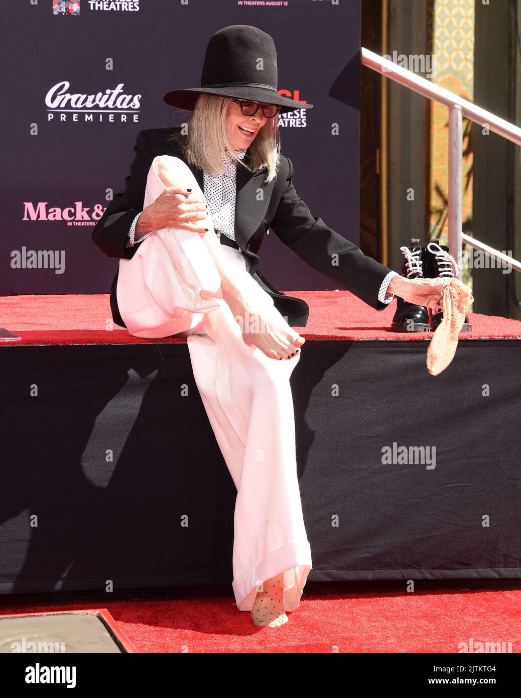 Diane Keaton arrivée à la cérémonie des empreintes de main et de pied ...