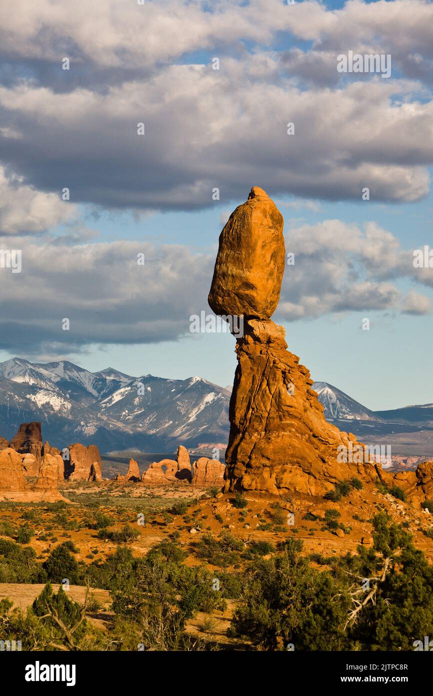 Balanced Rock dans le parc national d'Arches près de Moab, Utah. En ...