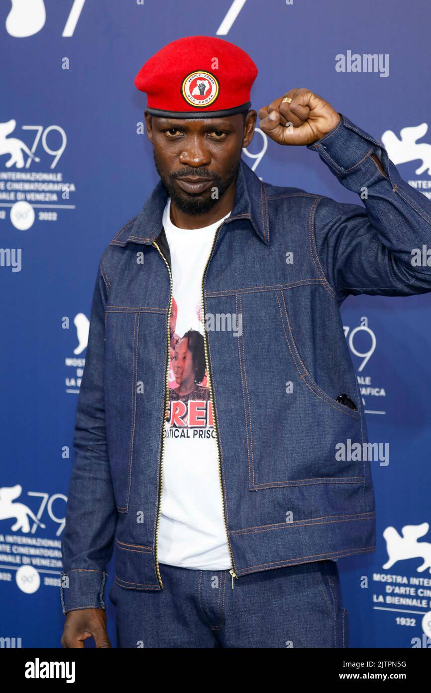 Bobi Wine pose au photocall de 'Bobi Wine: Ghetto President' lors du ...