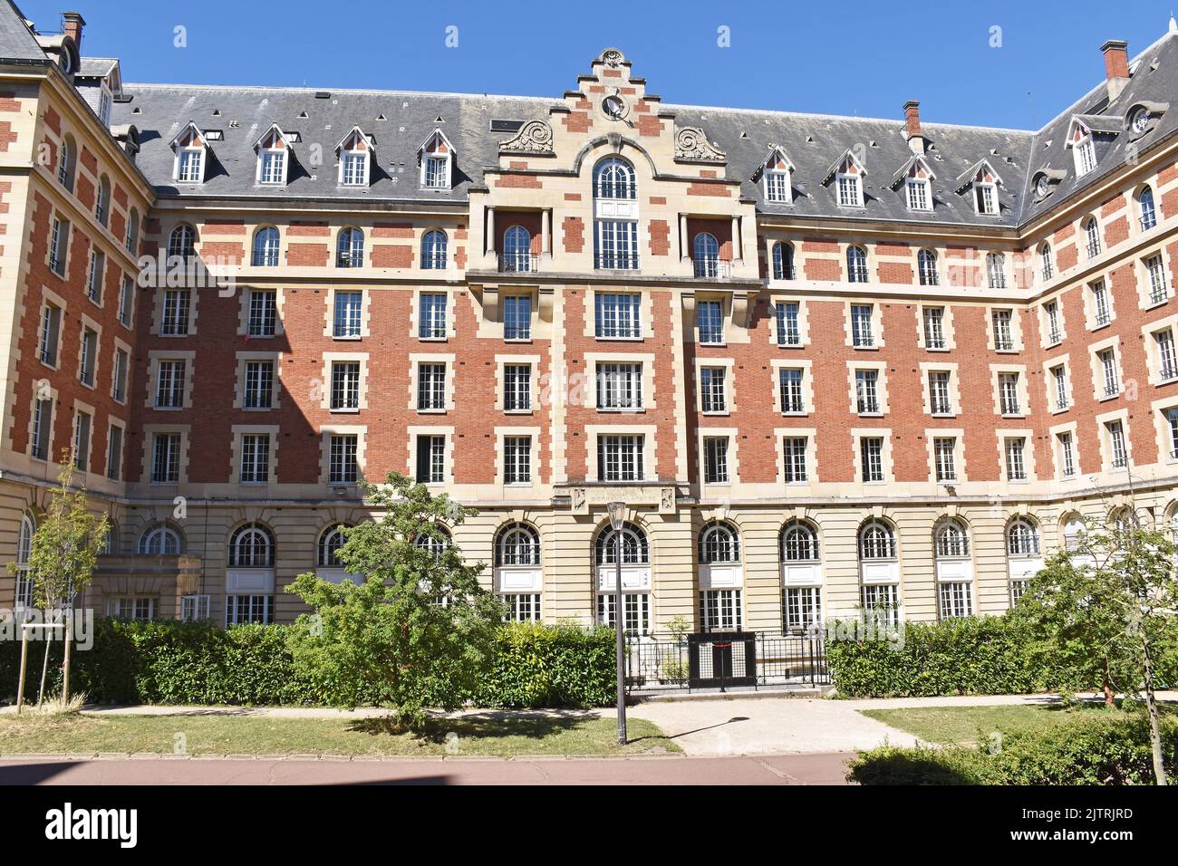 La monumentale Fondation Biermans-Lapôtre, située dans la Cité ...