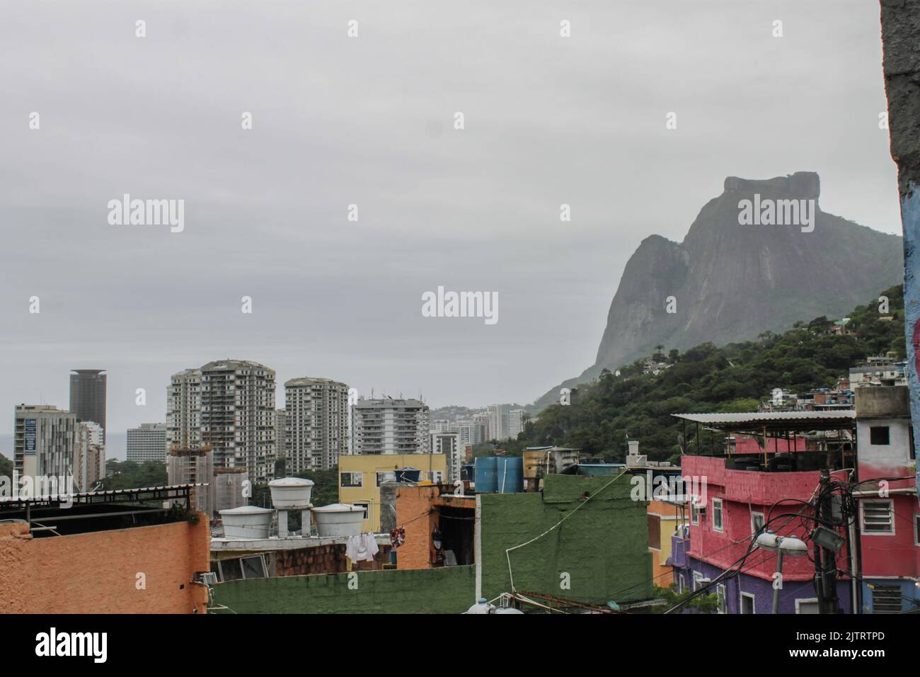 Vue de l'intérieur de la favela rocinha à Rio de Janeiro, Brésil - 29 ...