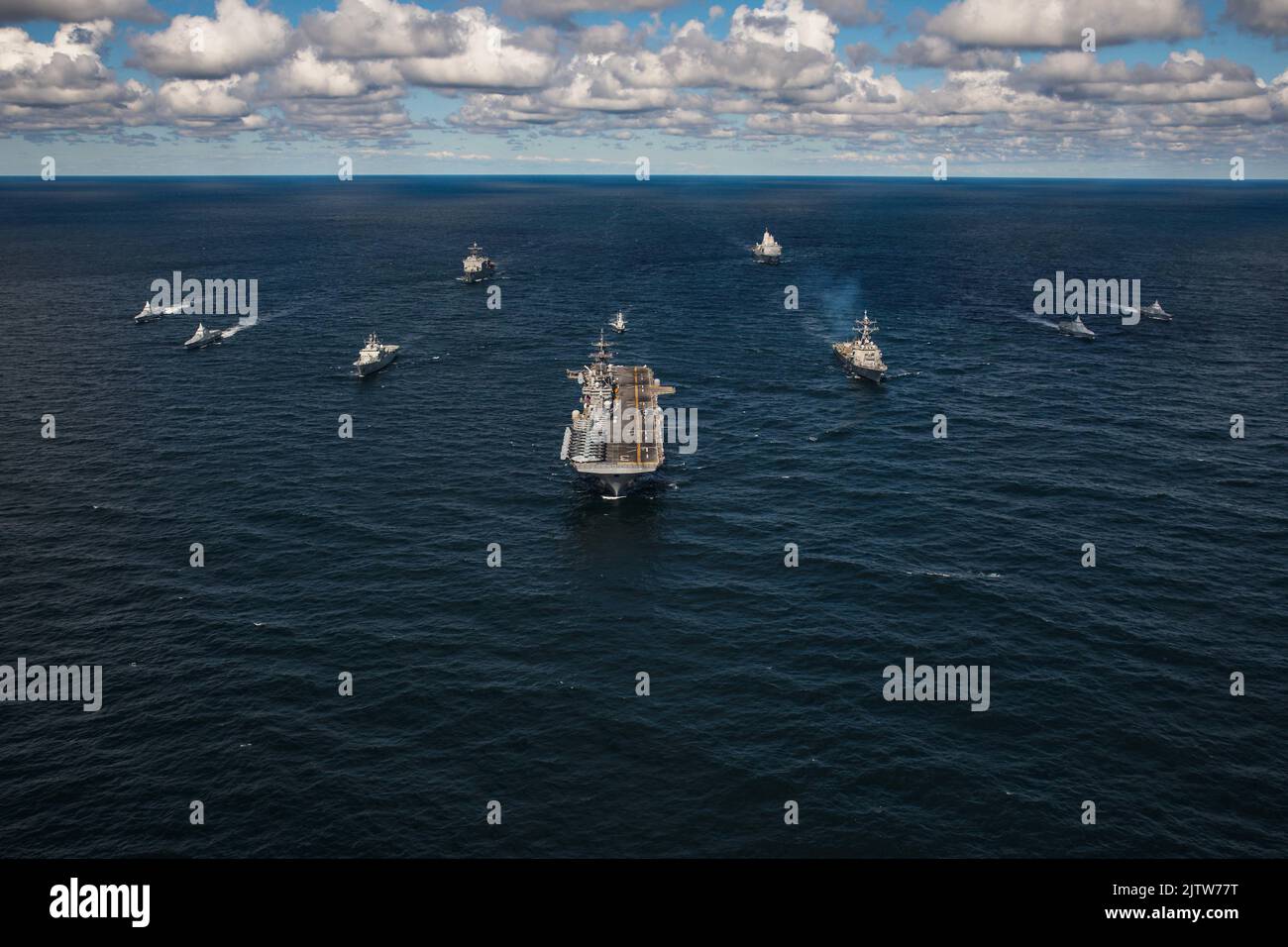 Amphibious transport dock uss gunston hall lsd 44 Banque de photographies et d’images à haute ...