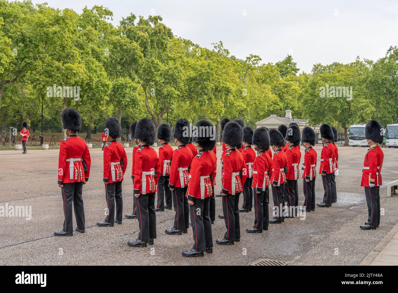 Mont de garde au palais de buckingham Banque de photographies et d ...