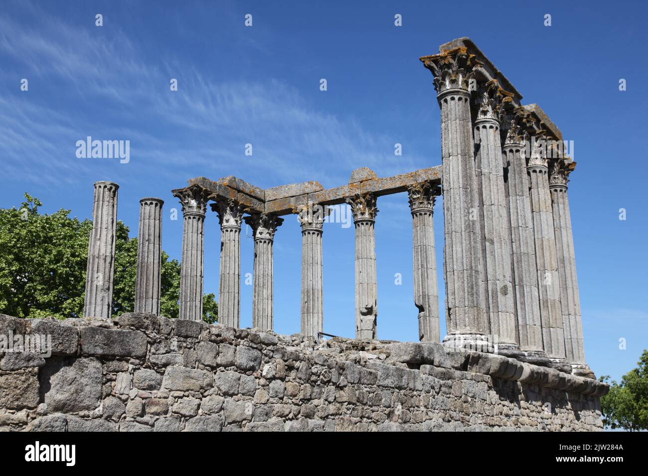 Les vestiges anciens du Temple romain d'Evora (appelé Temple de Diana ...