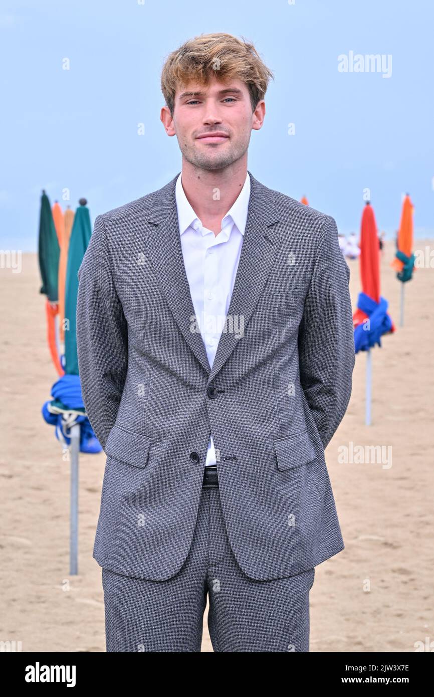 Victor Meutelet assiste à un photocall pour le film les Rascals lors du ...