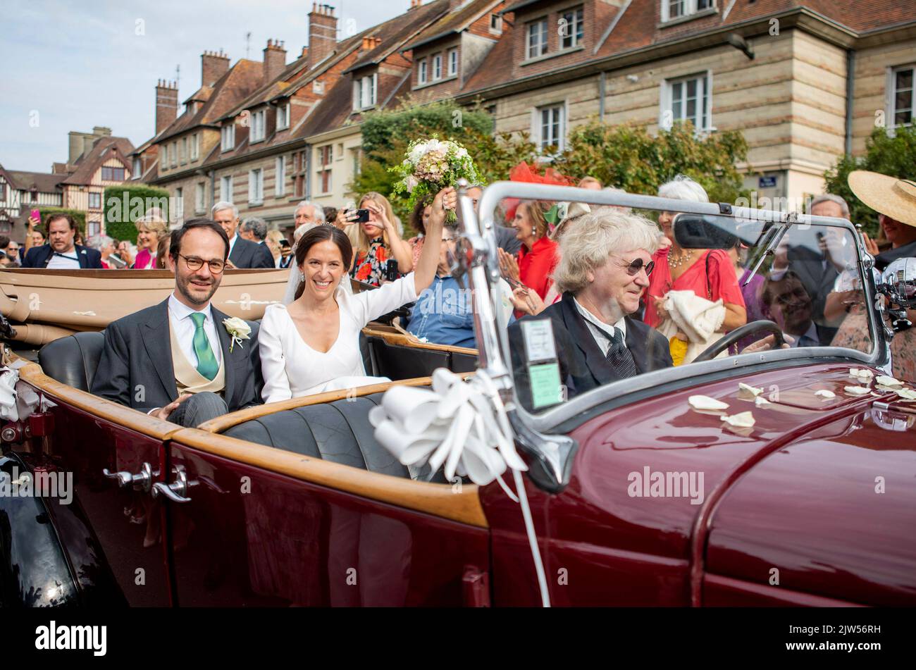 Le comte Charles Henri d'Udekem d'Acoz et la comtesse Caroline Philippe ...