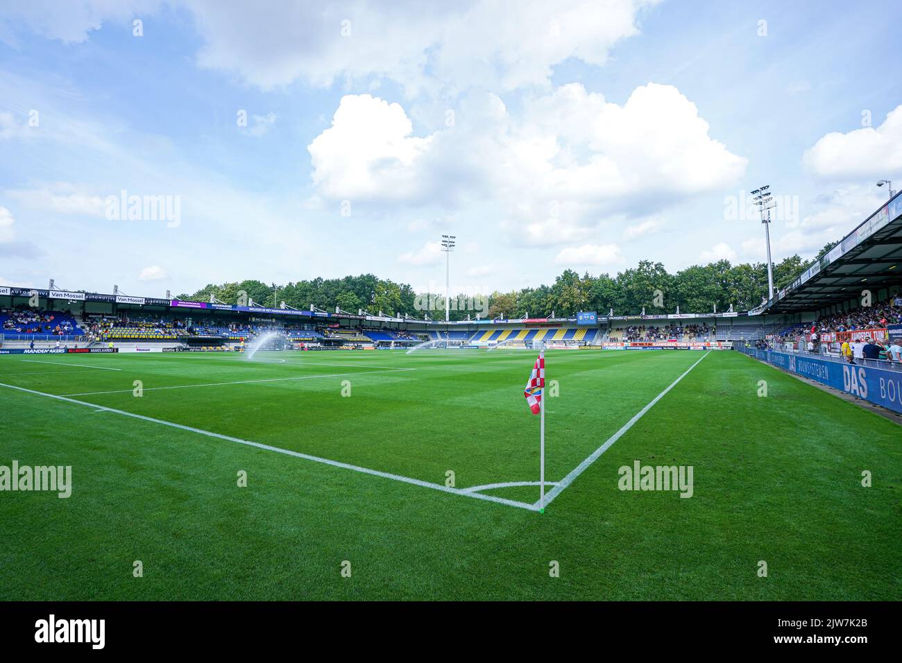 WAALWIJK, PAYS-BAS - SEPTEMBRE 4 : vue générale du stade des ...