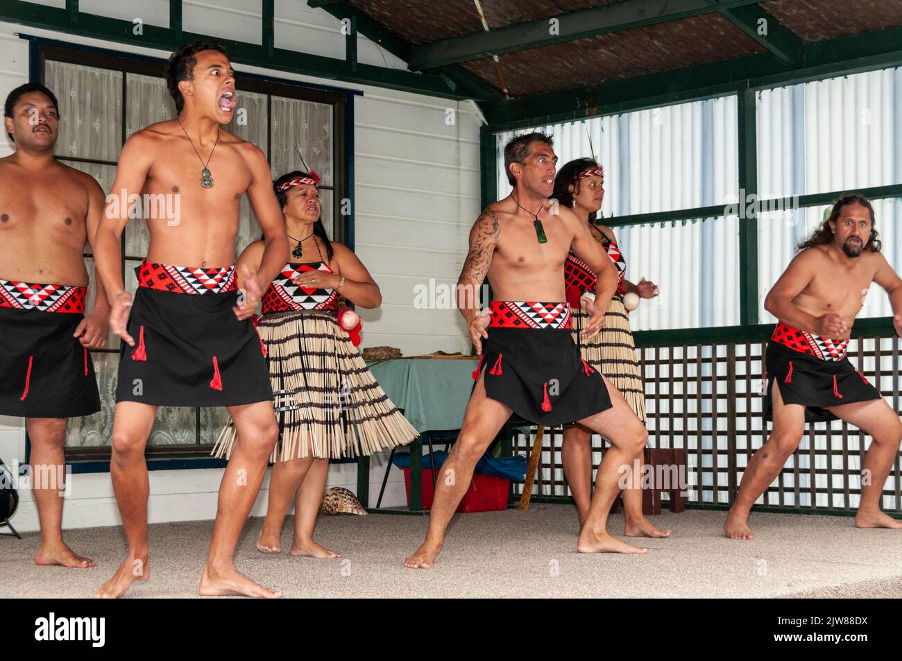Haka maori danse Banque de photographies et d’images à haute résolution ...