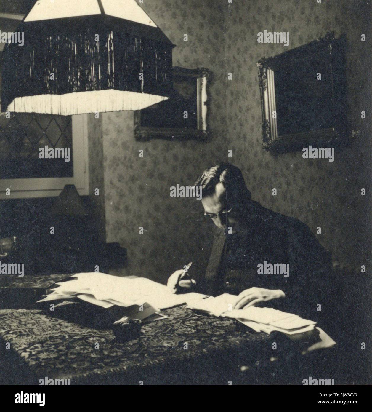 Vers 1894 1939 Banque de photographies et d’images à haute résolution ...