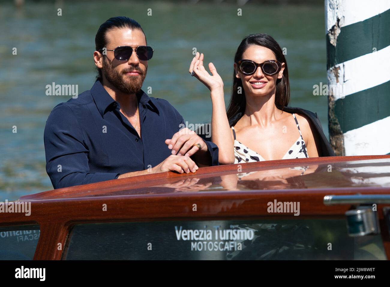 Francesca chillemi et can yaman Banque de photographies et d’images à ...