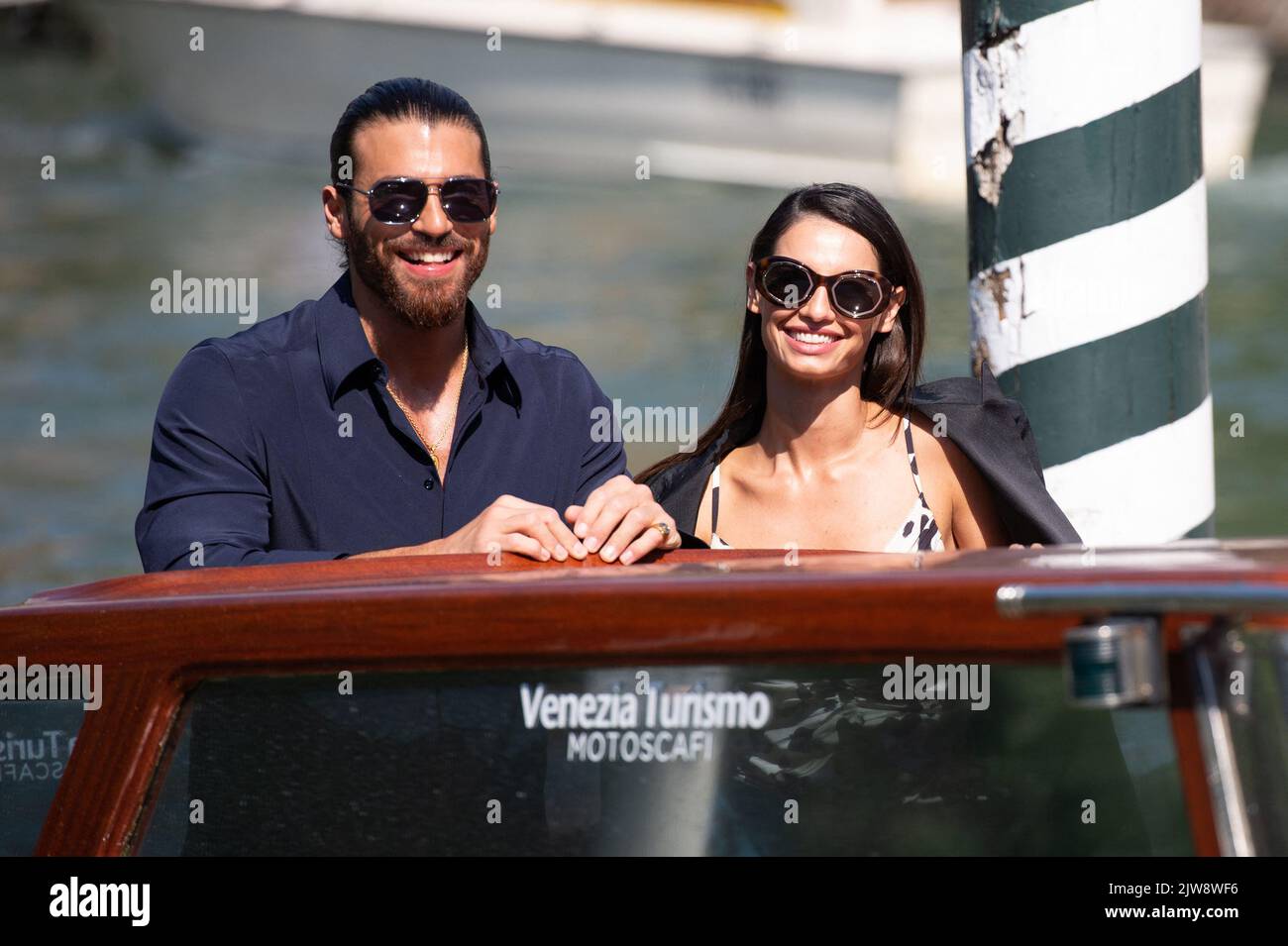 Francesca chillemi et can yaman Banque de photographies et d’images à ...