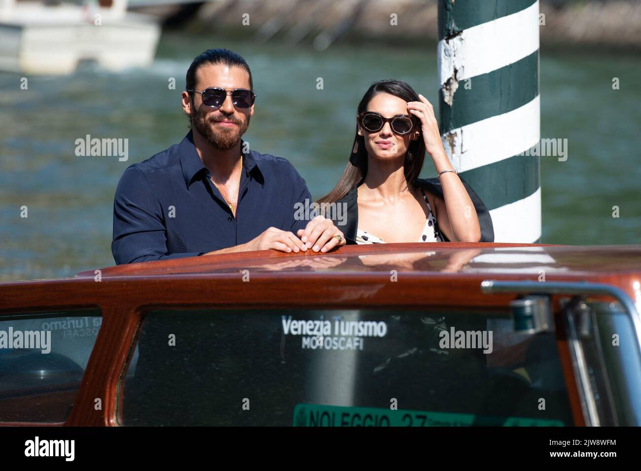 CAN Yaman et Francesca Chillemi arrivant à l'Hôtel Excelsior lors du ...