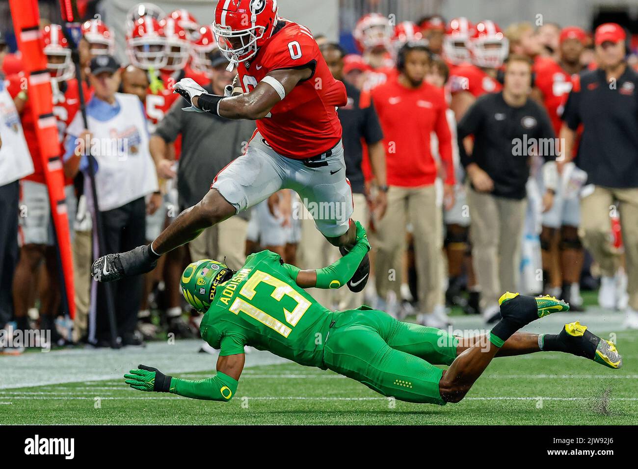 3 septembre 2022: Darnell Washington (0) haies Bryan Addison (13) de l ...